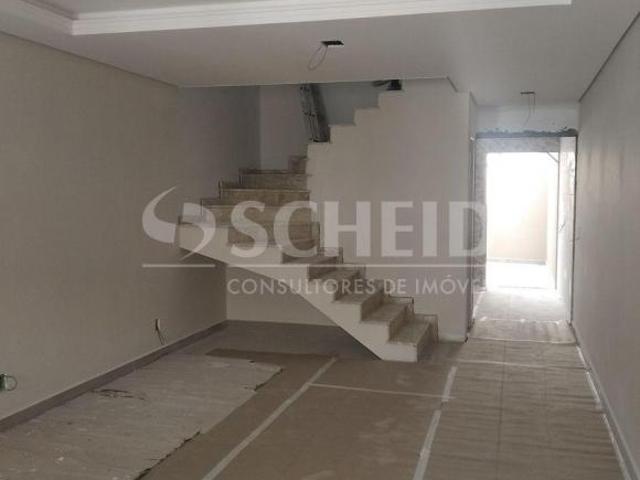 Sobrado novo com três suítes na região do campo Grande