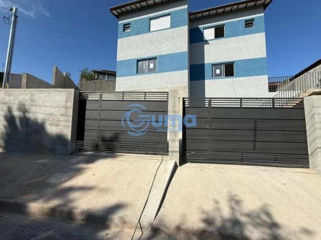 Sobrado novo com 2 suítes e 2 vagas, à venda no Jardim São Miguel em Bragança Paulista, SP