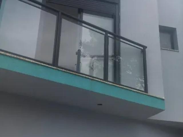 Sobrado novo com 3 dormitórios e Churrasqueira, Jardim Aeroporto