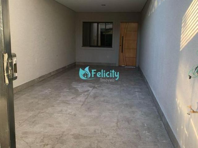 Sobrado NOVO com 3 dorms, 1 suíte, 2 vagas, 115m2 no Jardim Maristela