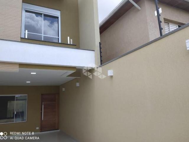 Sobrado Novo com 3 Suítes e Área Gourmet Próximo à Futura Estação Guilherme George