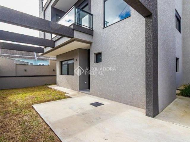 Sobrado Novo com 3 Suítes e Terraço à Venda no Hauer Curitiba/PR
