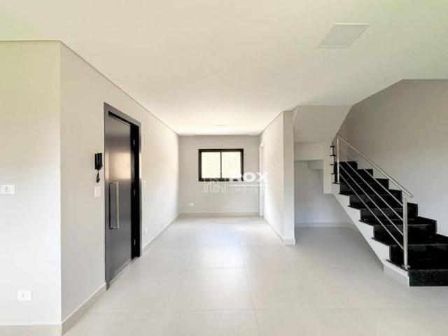 Sobrado novo com 3 quartos e quintal à venda Santa Felicidade Curitiba/PR