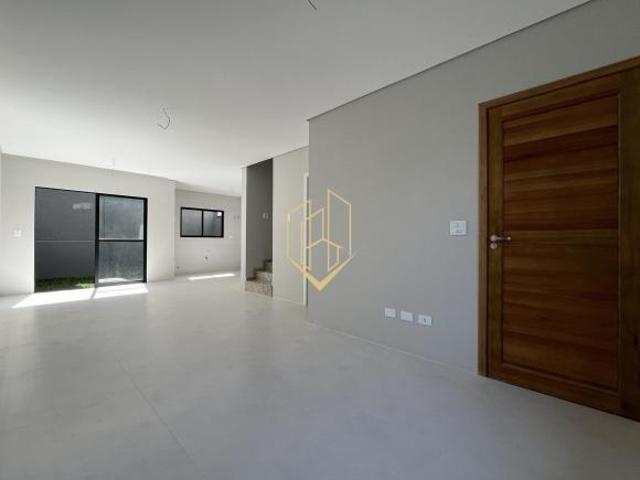 Sobrado novo com 3 quartos e 2 vagas no Tingui