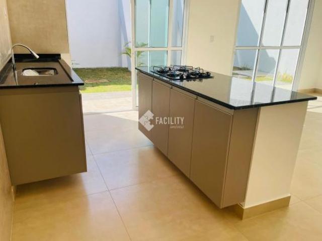 Sobrado novo com 3 quartos sendo 1 suite em Vinhedo SP