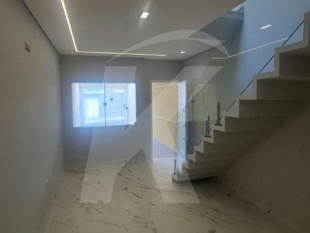 Sobrado novo com 3 quartos, suíte, terraço e 2 vagas na Vila Medeiros