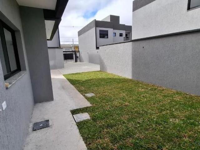Sobrado novo a venda, 03 quartos c/suíte, churrasqueira, 03 vagas, em Pinhais PR
