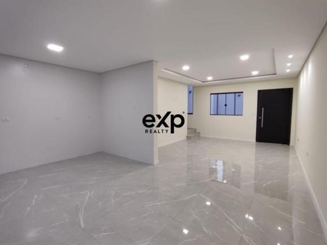 Sobrado novo à venda 105m² com 3 quartos no Bairro Alto em Curitiba