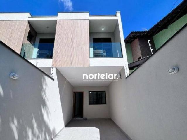Sobrado Novo à Venda– Vila Progresso Excelente sobrado novo com acabamento moderno e ambientes bem