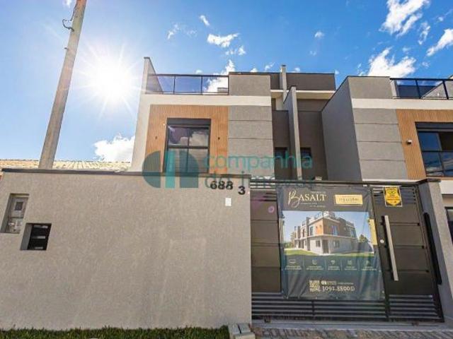 Sobrado novo à venda, Capão Raso com terraço