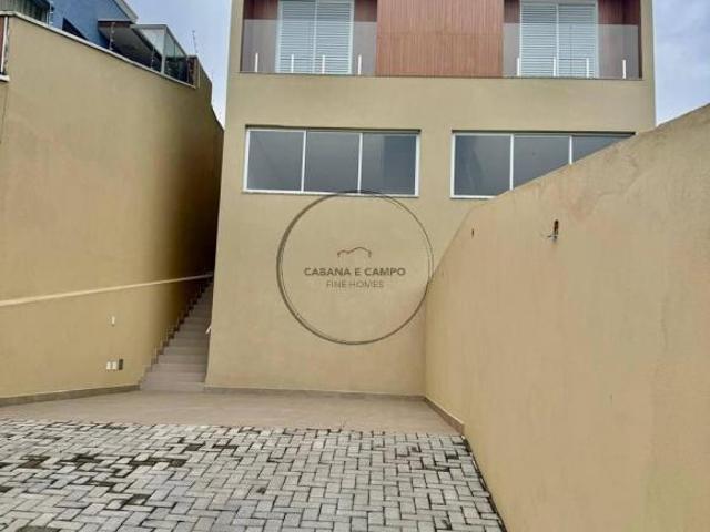 Sobrado novo à venda com 03 suítes e piscina Jd. Paulista Atibaia