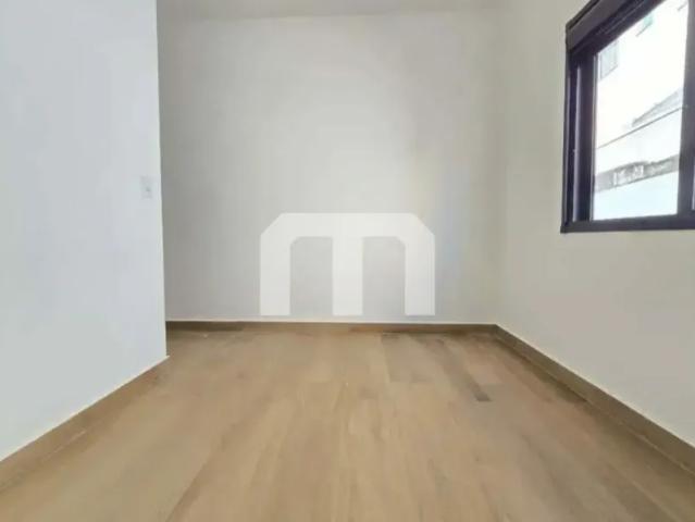 Sobrado novo a venda de 140 m², 3 suítes, 4 vagas