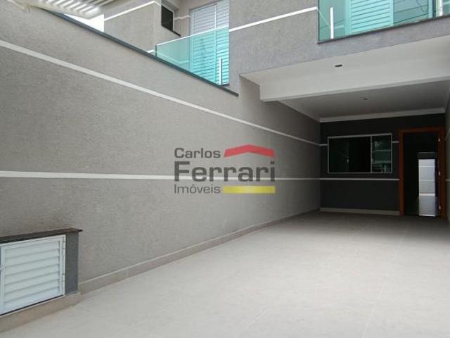 Sobrado novo à venda na Vila Mazzei, 106 m², 3 suítes, 2 vagas, e quintal com churrasqueira