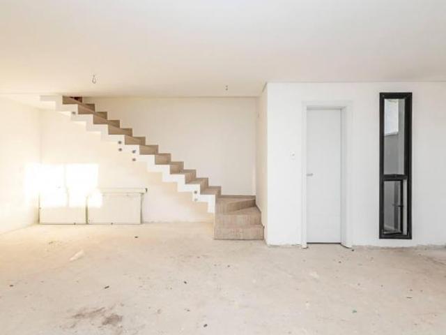Sobrado novo à venda no Bairro Alto com 3 quartos, sendo 1 suíte