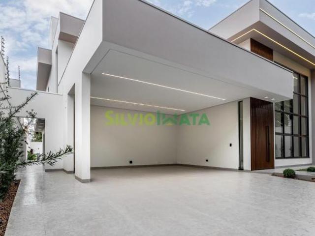 Sobrado Novo de Alto Padrão à Venda na Zona 04 Maringá/PR | 312m² Privativos | Piscina | 3 Suítes