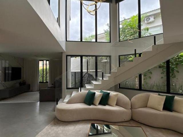 Sobrado Novo e Mobiliado à Venda no Jardins Madri | 3 Suítes Plenas | 4 Vagas