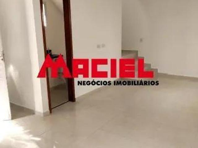 Sobrado novo em condomínio Chácaras Araújo I 2 quartos / 1 vaga