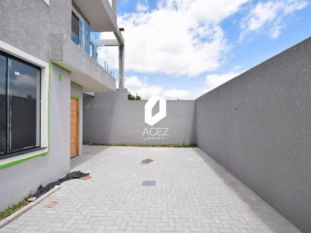 Sobrado novo em condomínio com terraço!
