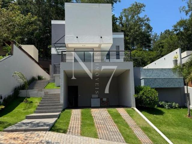 Sobrado Novo em Condomínio Fechado em Atibaia