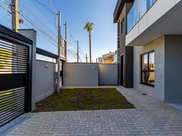 Sobrado novo em condomínio no Cajuru com 175 m² e 03 quartos