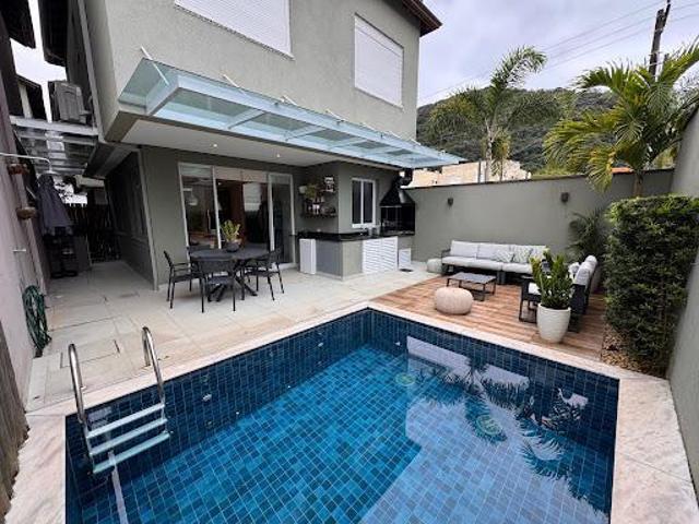 Sobrado Novo em Juquehy | 3 Suítes • Piscina Aquecida • Porteira Fechada