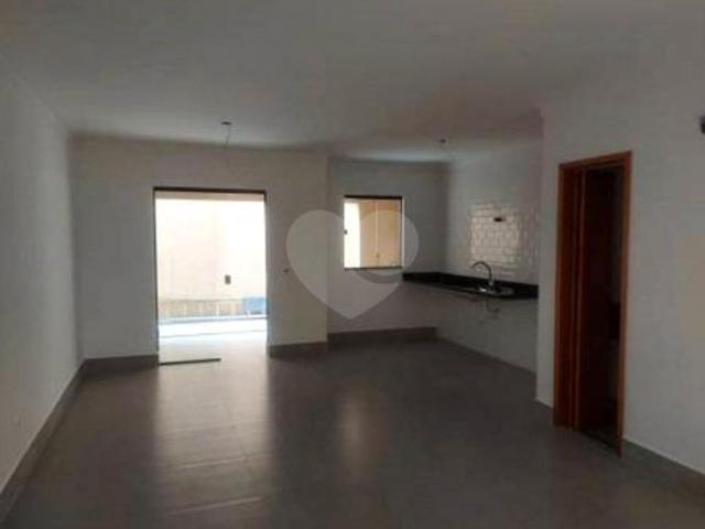 Sobrado novo em Santana, 3 suítes e 2 vagas