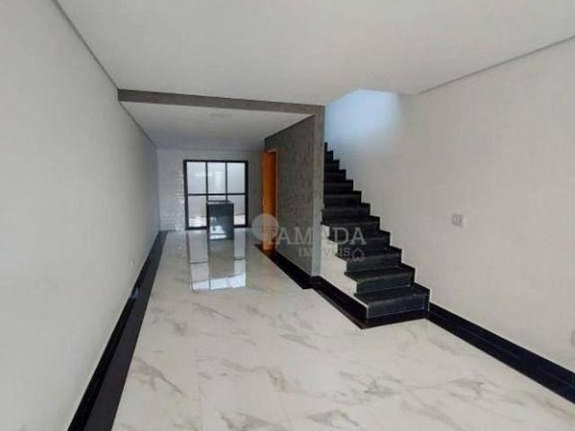 Sobrado novo frontal com 3 quartos sendo 1 suíte, área gourmet, 2 vagas à venda, 135 m² por R$ 820.0