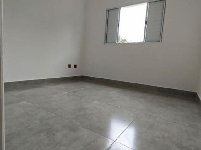 SOBRADO NOVO INDIVIDUAL COM 2 QUARTOS 2 VAGAS