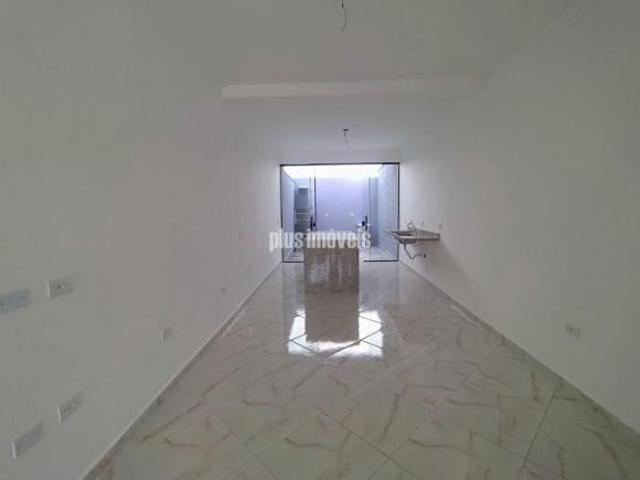 Sobrado novo ótima localização