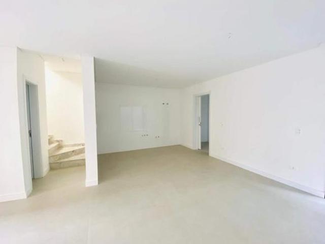 Sobrado novo no Jardim das Américas com 03 suítes Residencial Bruder