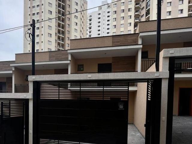 Sobrado novo para venda 110 metros com 3 suítes 2 vagas Santa Teresinha