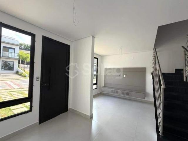 Sobrado novo para venda, três suítes no condomínio residencial MontBlanc Village em Vinhedo SP