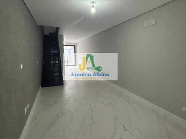 Sobrado Novo para Venda no bairro Santo Amaro, 3 suíte e duas vagas de garagem em São Paulo / SP