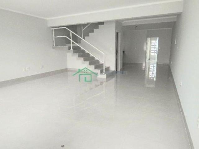 Sobrado novo para venda no Monte Castelo