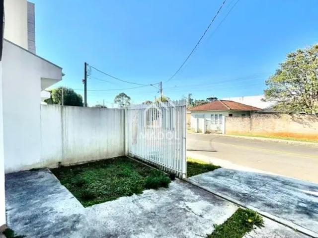 Sobrado novo à venda em Uvaranas