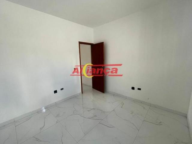 Sobrado Novinho com 4 Vagas de Garagem
