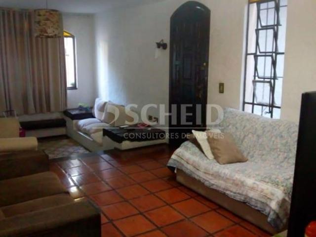 SOBRADO ÓTIMA LOCALIZAÇÃO,COM 3DORMS /4WCS /1 SUÍTE /SALA COM 2 ABIENTES COZINHA E COPA