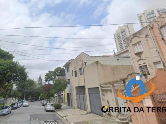 sobrado ótima localização bem próximo a av Lins de Vasconcelos e Largo do Cambuci