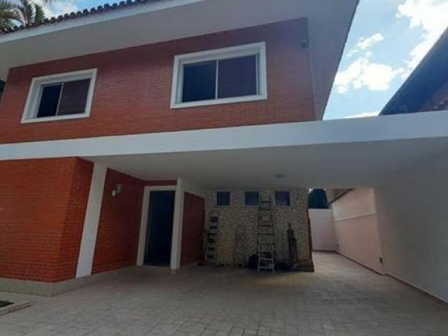 Sobrado Ótimo local, Morumbi, 06 dorms, 02 suítes, Lareira, Piscina e Churrasqueira, 7 vagas FL22