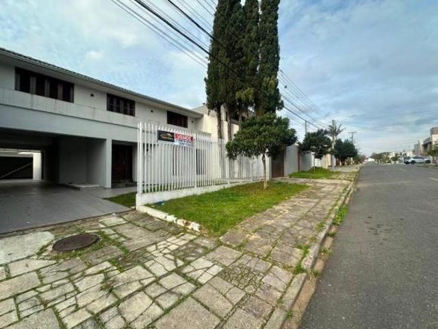 Sobrado averbado com 410 m², 4 Suítes e Espaços Amplos – Residencial ou Comercial Cód. 06.094