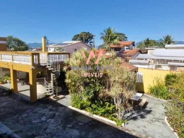 Sobrado a 100m da Praia, com 2 dormitórios à venda, 86m² por R$370.000 Jardim Britânia Caraguata
