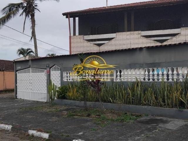 Sobrado a 20m da Praia a venda Piscina 9x4 Suíte c/ Hidro | 5 Vagas R$ 750mil