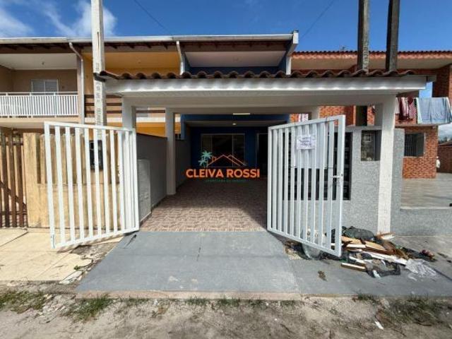 Sobrado a 225 metros do mar em Matinhos