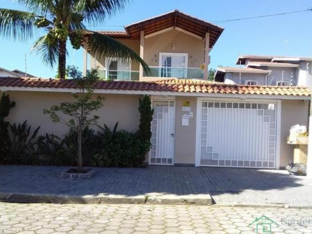 Sobrado a 2 Quadras da Praia Porteira Fechada