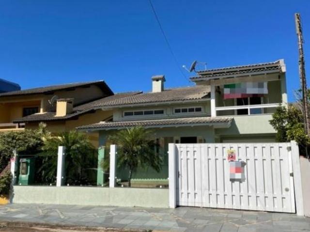 Sobrado a 50 metros do mar em Tramandaí