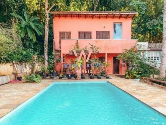 Sobrado a 50m da Praia, com 4 dormitórios à venda, 425m² por R$2.800.000 Guaecá São Sebastião/SP
