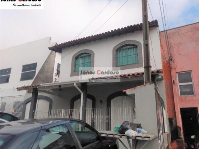 Sobrado a a venda com ponto comercial na Vila Jundiaí em Mogi das Cruzes, com 3 quartos 1 suíte, 2