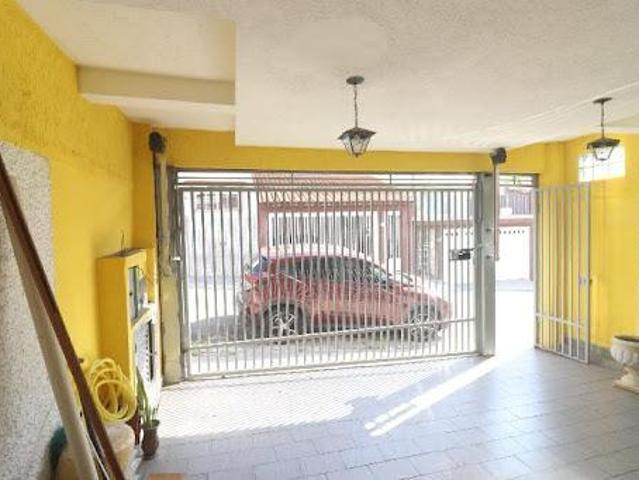 Sobrado a venda 3 dormitórios, 2 vagas, próximo ao Metrô