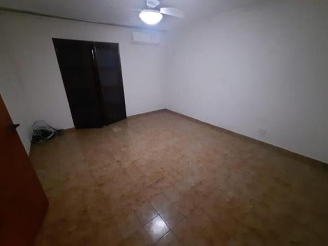 Sobrado à venda,3 dormitorios,3wc, 1 suite,4vagas,rua tranquila,face acesso a linha de onibus para m