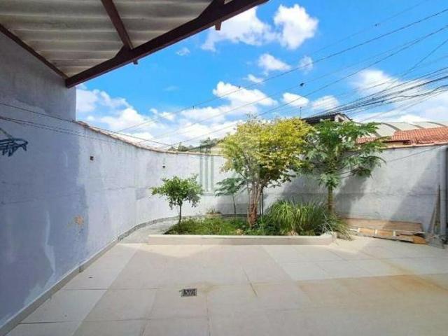 Sobrado à Venda | 3 Dormitórios | Suíte | Escritório | 3 Vagas | Quintal Amplo